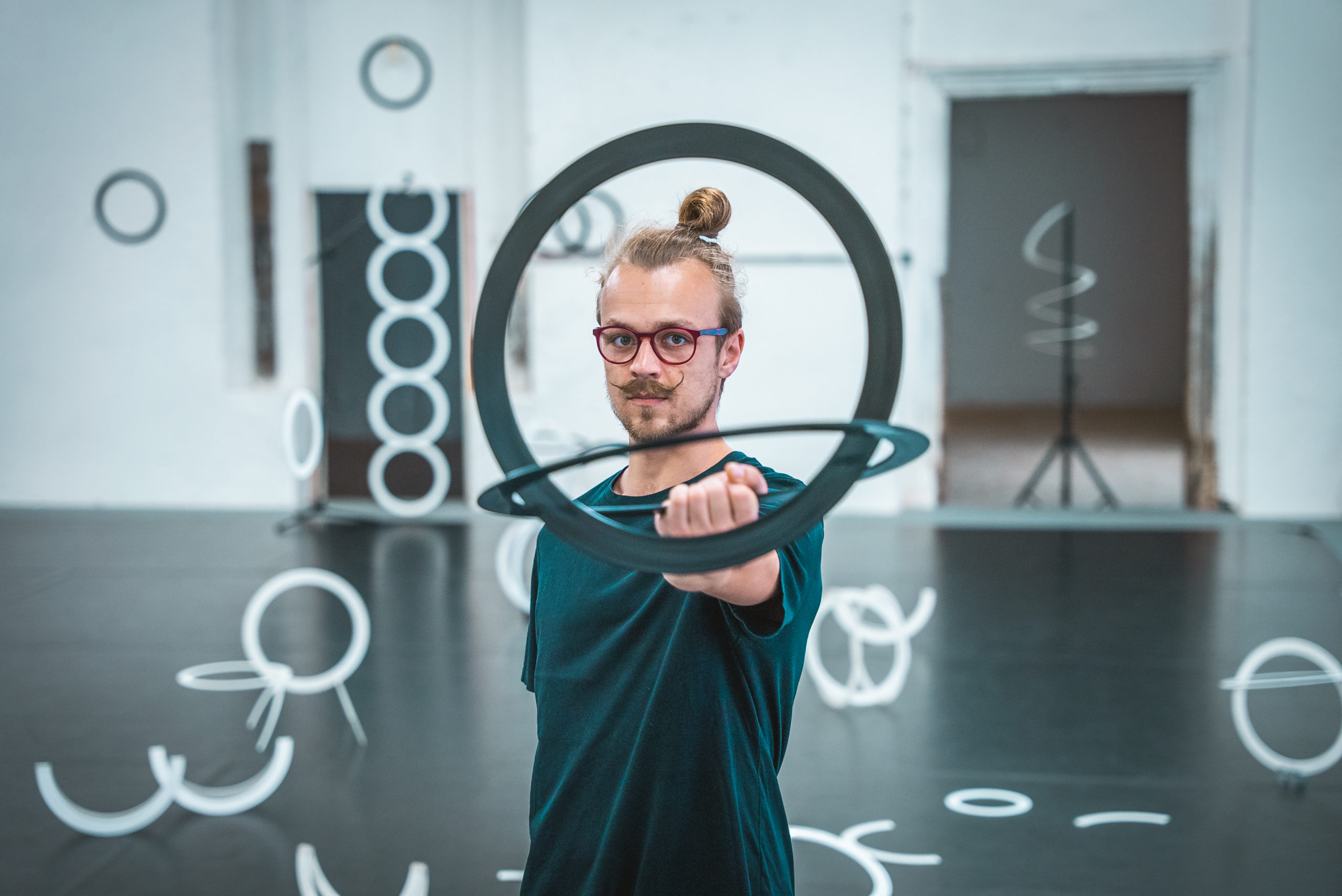 Aleš Hrdlička - CIRQUEON